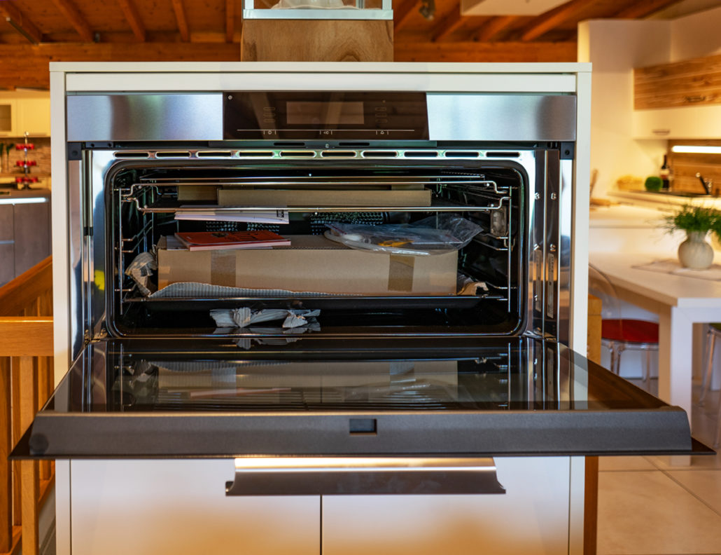 Ausstellungsgeräte: Günstige Elektrogeräte für Ihre Küche — SAAR Küchen